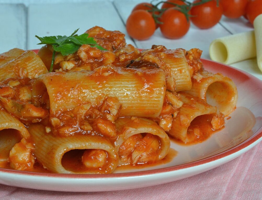 come cucinare pasta con ragù di merluzzo fresco - PRIMI PIATTI